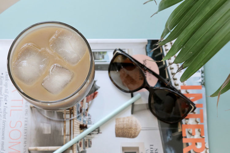 Simpel opskrift på iskaffe til de varme sommerdage