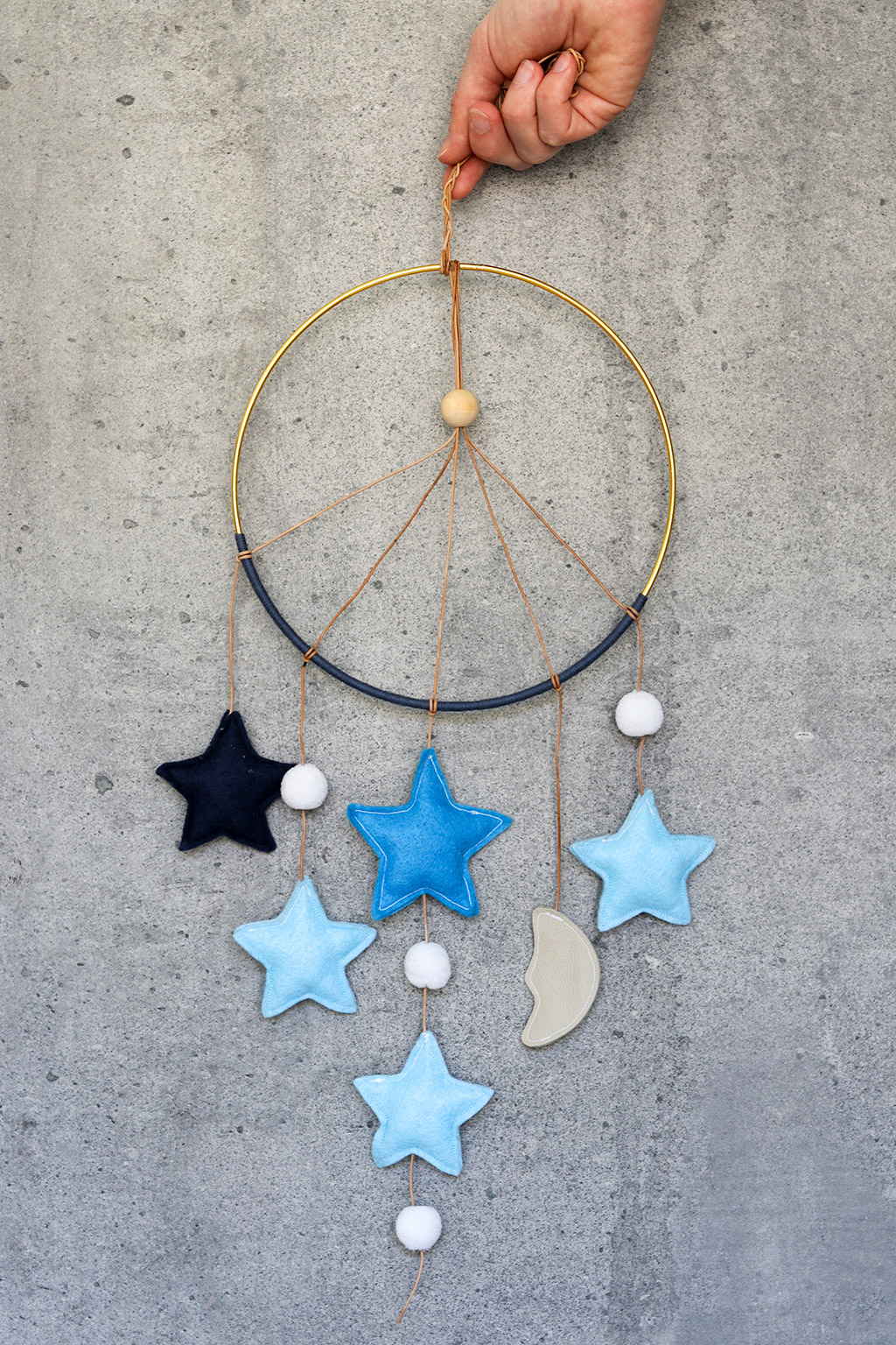 Hjemmelavet baby uro - sådan laver du din egen uro i filt