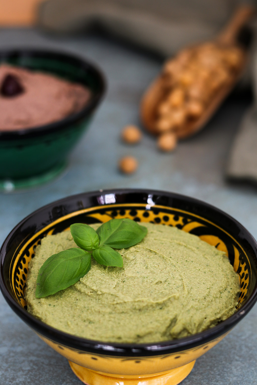 Hummus med basilikum - opskrift til tapas eller sundt mellemmåltid